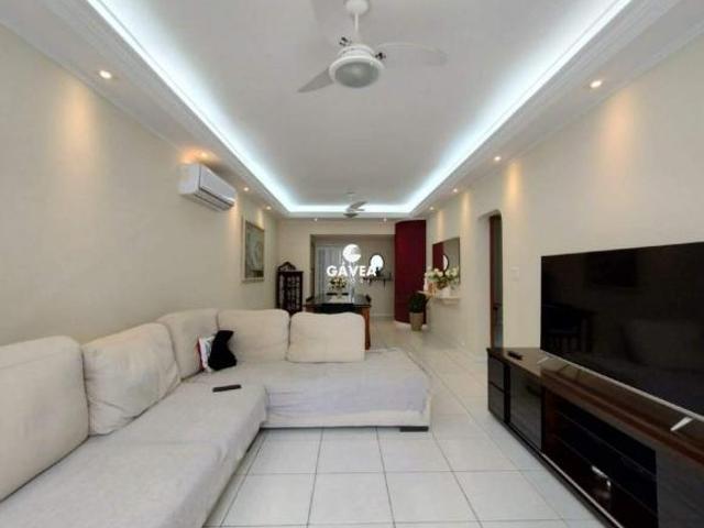 Apartamento à venda no Boqueirão em Santos