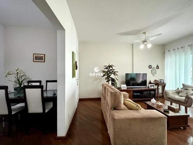 Apartamento à venda no Boqueirão em Santos