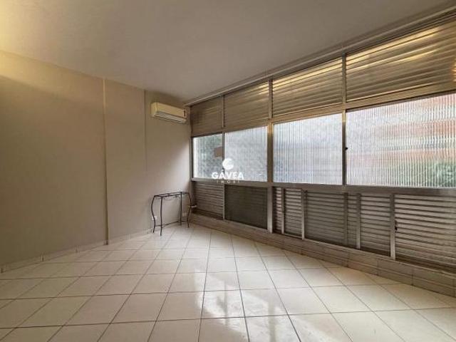 Apartamento à venda no Boqueirão em Santos
