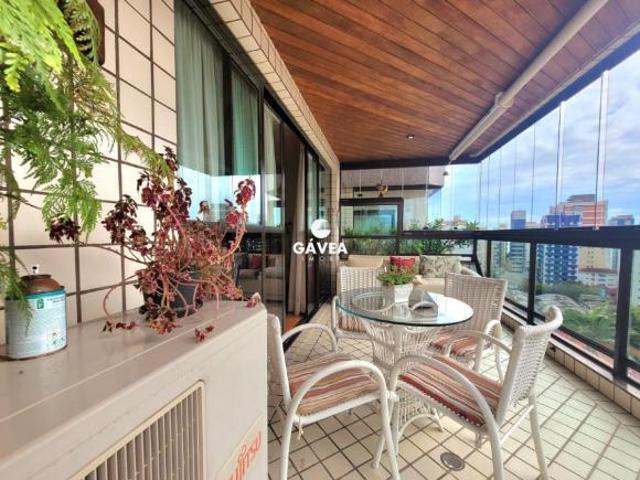 Apartamento à venda no Boqueirão em Santos