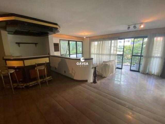 Apartamento à venda no Boqueirão em Santos