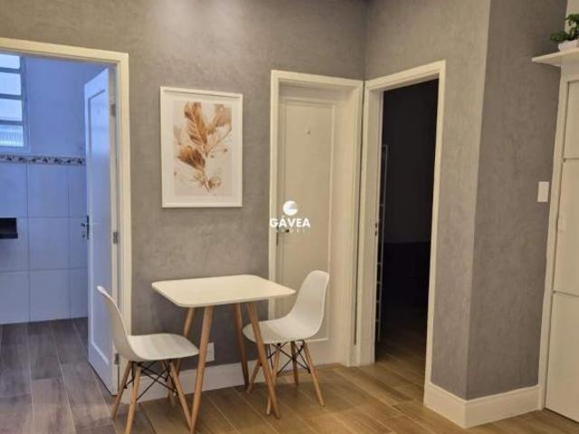 Apartamento à venda no Boqueirão em Santos