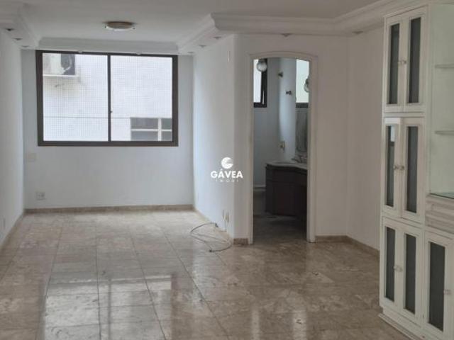Apartamento à venda no Boqueirão em Santos