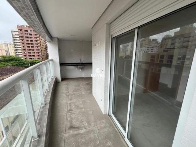 Apartamento à venda no Boqueirão em Santos