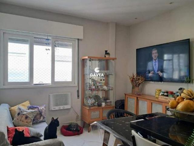 Apartamento à venda no Boqueirão em Santos
