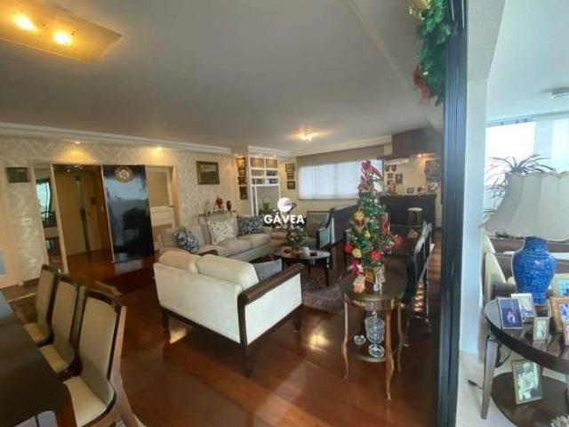 Apartamento à venda no Boqueirão em Santos