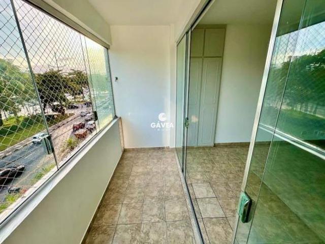 Apartamento à venda no Boqueirão em Santos