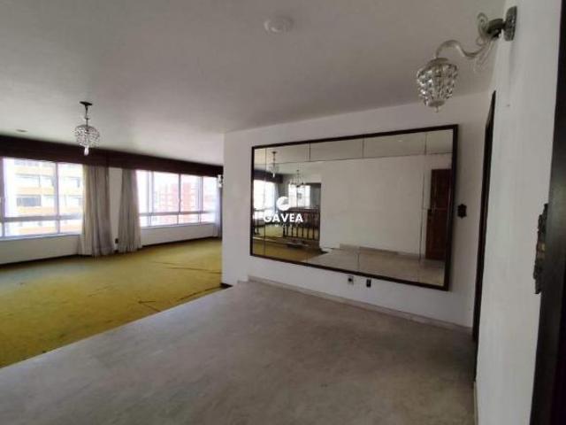 Apartamento à venda no Boqueirão em Santos