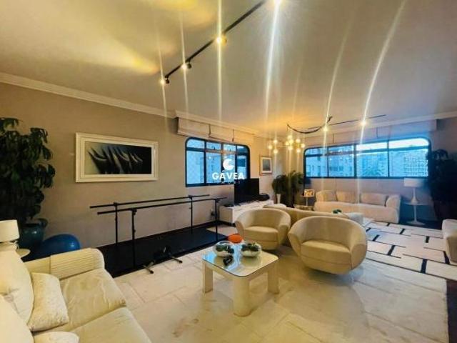 Apartamento à venda no Boqueirão em Santos