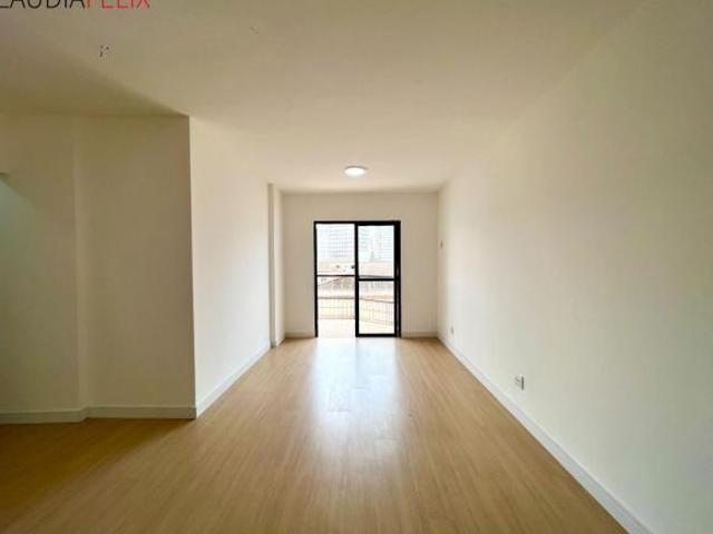 Apartamento à venda no Boqueirão, Praia Grande SP: 2 quartos, 1 suíte, 2 salas, 2 banheiros, 1 vaga