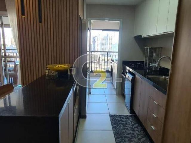 Apartamento a venda no Brás com 2 suítes e 2 vagas