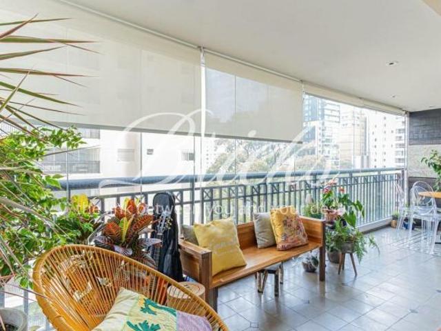 Apartamento a venda no Brooklin, no Paulistania, com 3 suítes e 3 vagas