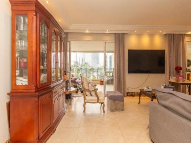 Apartamento à Venda no Brooklin com 4 Quartos sendo 4 Suítes e 4 Vagas de Garagem