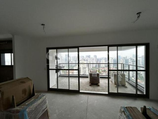 Apartamento á Venda no Brooklin com 138m², 3 quartos sendo 1 suíte, 2 vagas