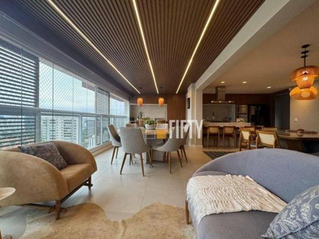Apartamento à venda no Brooklin com 178m², 3 suítes e varanda gourmet com vista skyline