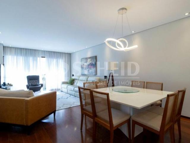 Apartamento á Venda no Brooklin com 180m², 3 quartos sendo 1 suíte, 2 vagas
