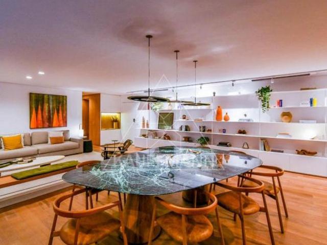 Apartamento à Venda no Brooklin 3 Quartos Suítes, 3 Vagas, A.U 213m²