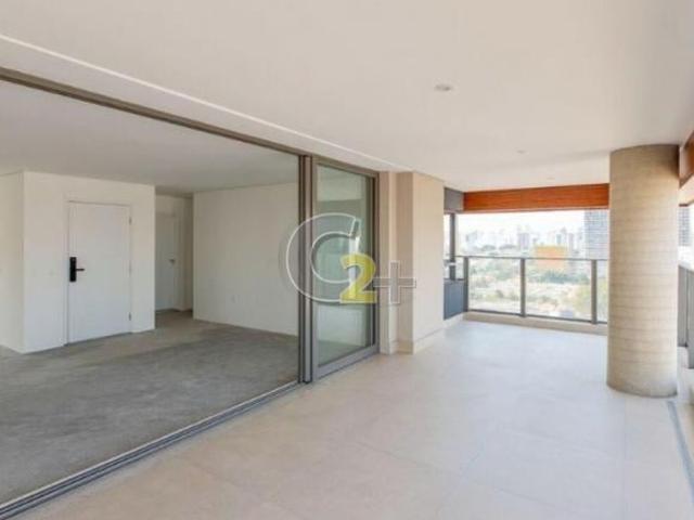 Apartamento a venda no Brooklin, 4 suítes e 3 vagas