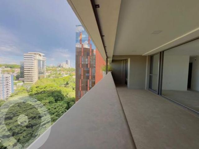 Apartamento à Venda no Cambuí