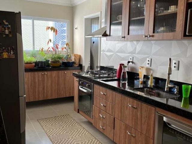 Apartamento à venda no Cambuí Campinas 115m², 3 dormitórios, suíte e lazer no Condomínio El Grec