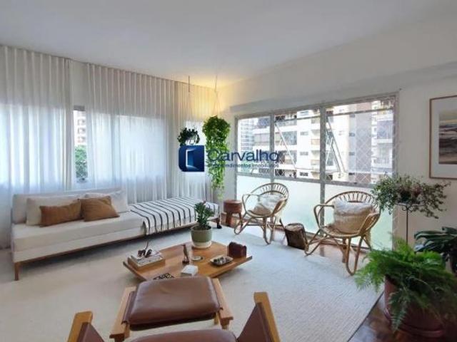 Apartamento à Venda no Cambuí com 3 Quartos, Suíte e 3 Vagas
