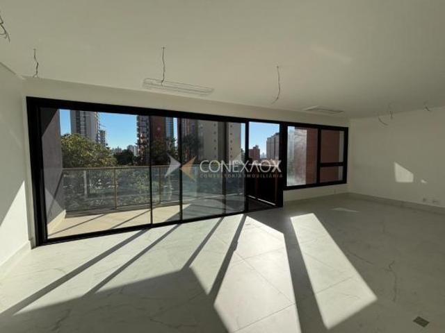 Apartamento à venda no Cambuí com 3 suítes e 3 vagas