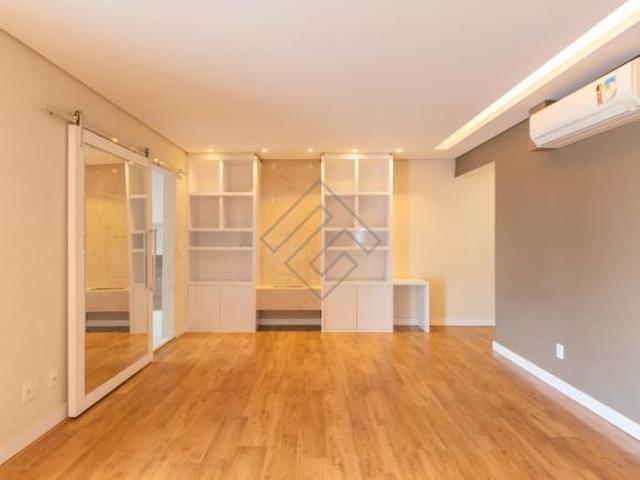 Apartamento à venda no Cambuí em Campinas, SP