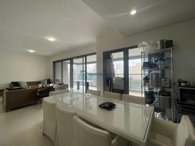 Apartamento à venda, no Campo Belo, 3 quartos, prédio novo