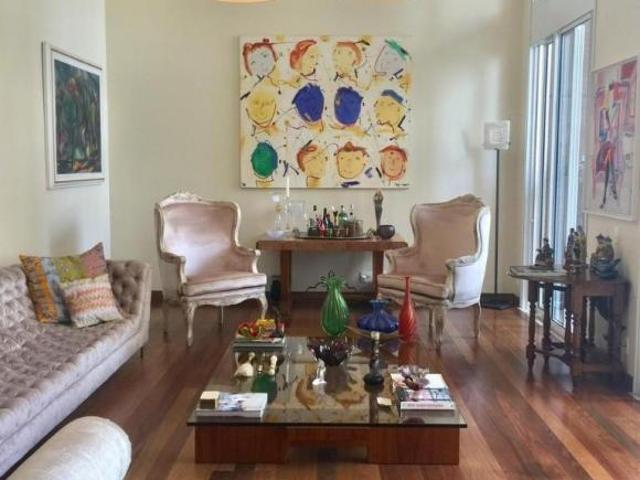 Apartamento a venda no Campo Belo