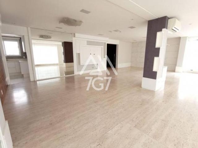 APARTAMENTO À VENDA NO CAMPO BELO