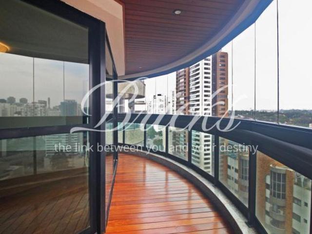 APARTAMENTO À VENDA NO CAMPO BELO 160M², 3 QUARTOS, 3 VAGAS