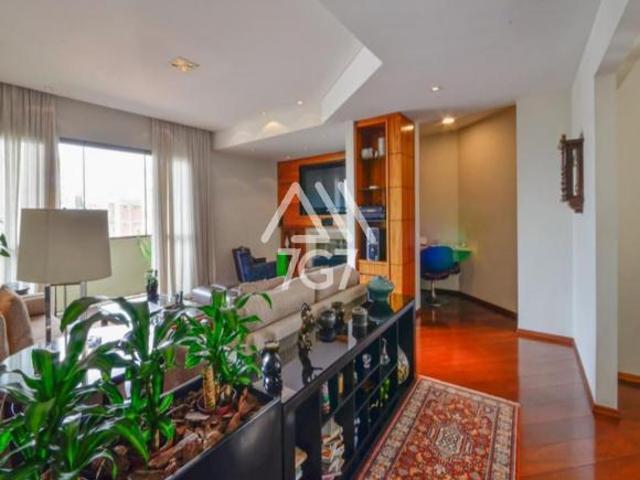APARTAMENTO À VENDA NO CAMPO BELO