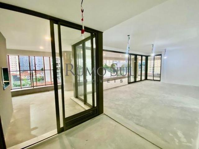 Apartamento à venda no Campo Belo