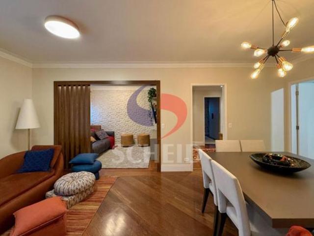 Apartamento á Venda no Campo Belo com 155m², 3 quartos sendo 3 suítes, 3 vagas
