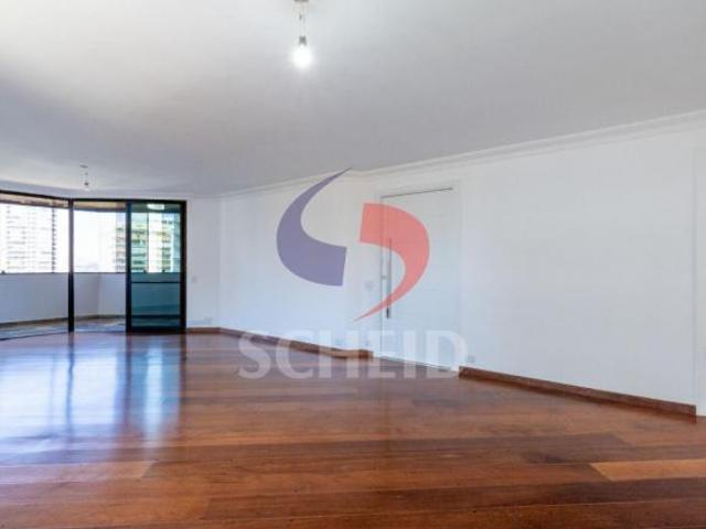 Apartamento á Venda no Campo Belo com 160m², 4 quartos sendo 3 suítes, 3 vagas