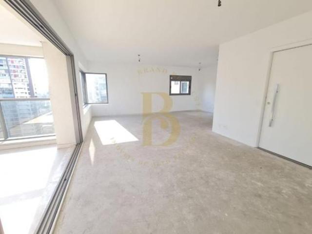 Apartamento à venda no Campo Belo com 192m², 3 quartos e 4 vagas de garagem
