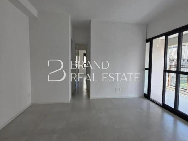 Apartamento à Venda no Campo Belo com 110m², 3 suítes e 2 vagas de garagem