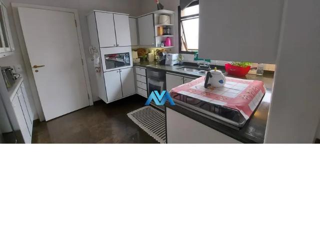 Vende se apartamento no Campo Belo com 4 dormitórios
