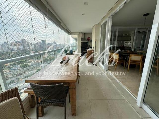 APARTAMENTO À VENDA NO CAMPO BELO DU CHAMP