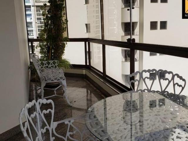 Apartamento à venda no CAMPO BELO em São Paulo/SP