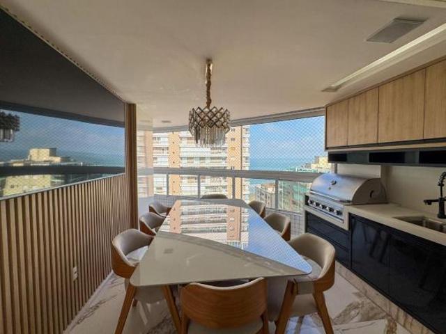 Apartamento à venda no Canto do Forte em Praia Grande SP