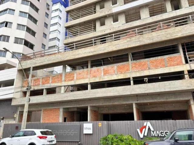 Apartamento à venda no Centro