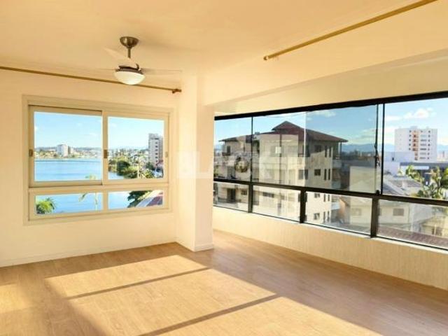 Apartamento à venda no Centro
