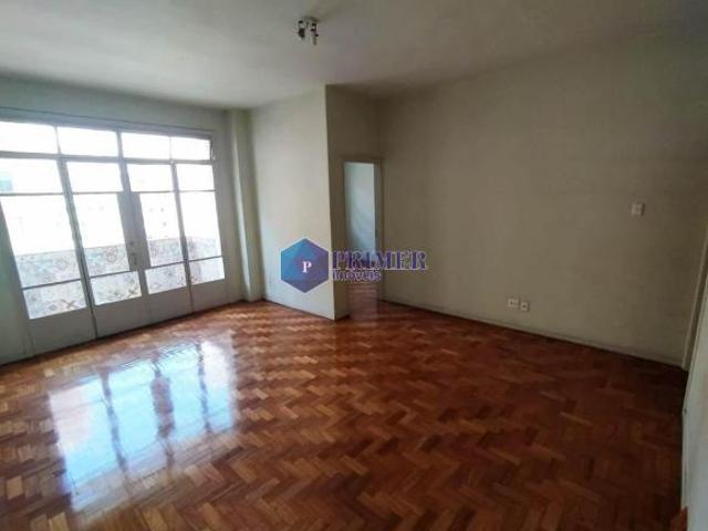 Apartamento à venda no Centro
