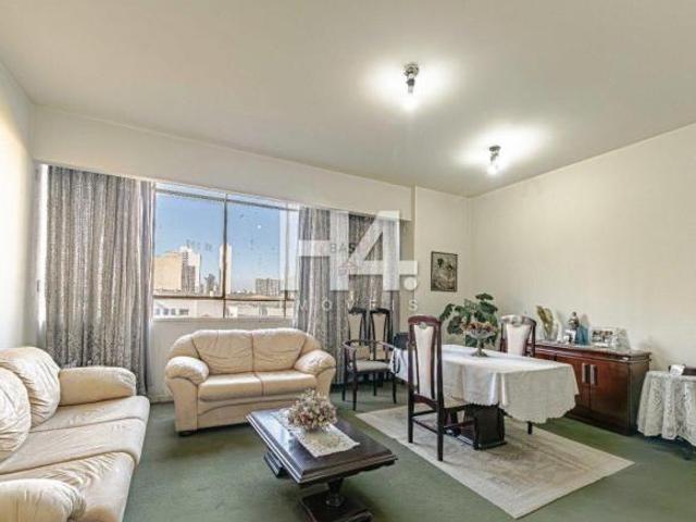 Apartamento à venda no Centro