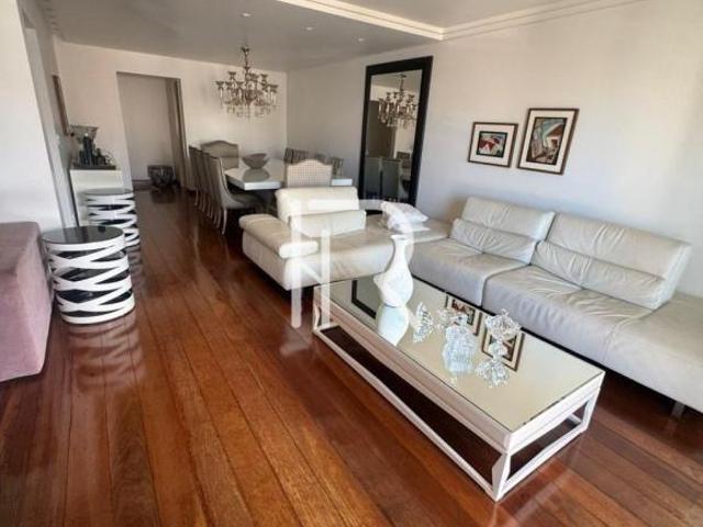 Apartamento à venda no Centro