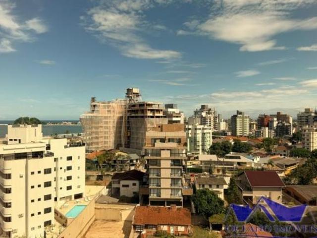 Apartamento à venda no Centro