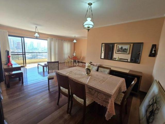 Apartamento à venda no Centro