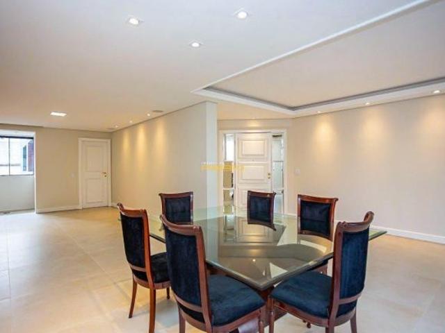 Apartamento à venda no Centro