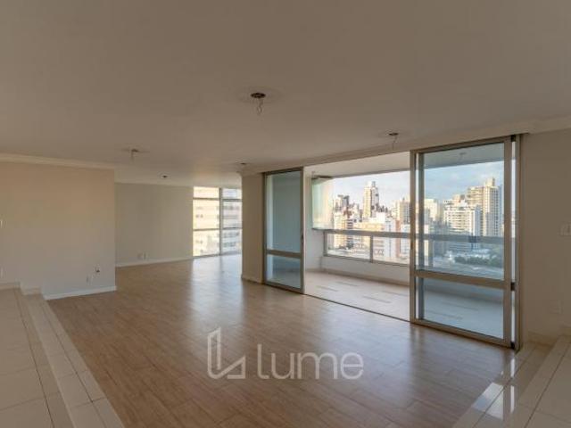 Apartamento à venda no Centro